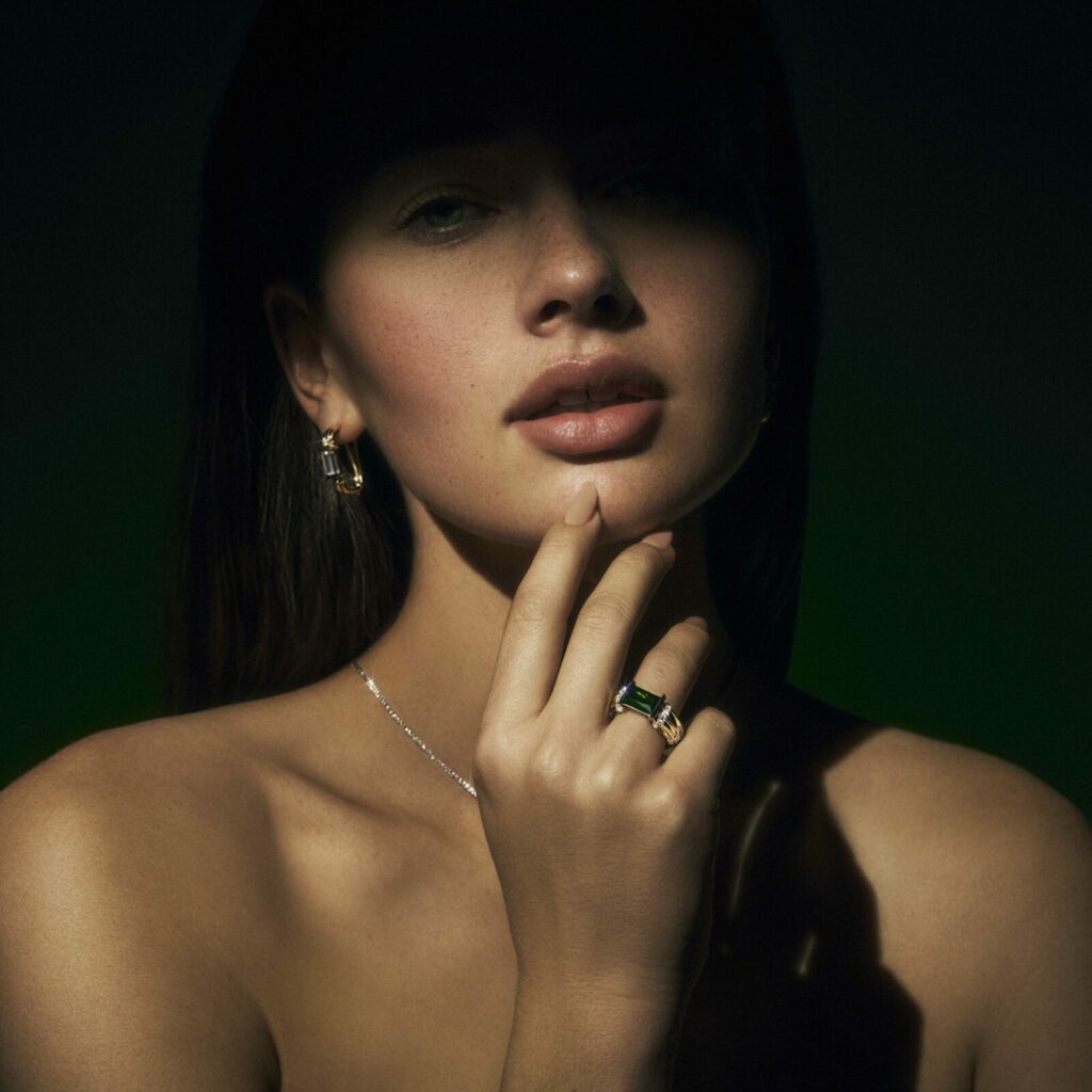 The Flute in Green Tourmaline - Alice Herald Diamond Couture